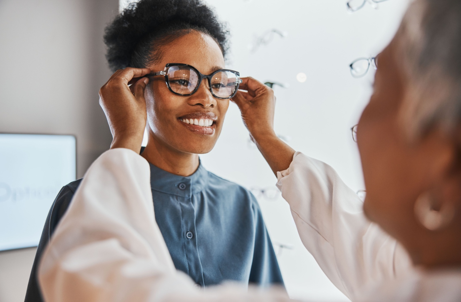 How Should Glasses Fit? | EyeCare Niagara